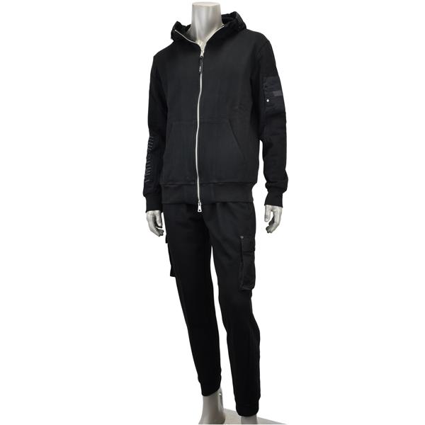 【発売日：2025年10月30日】■カラー：ブラック■素材：生地1:コットン100% 生地2:ポリエステル100%■仕様：上:ダブルジップ  下:ウエスト部分に紐あり■付属品：パンツハンガー■生産国：イタリア■ラッピング対応：可■サイズ(c...