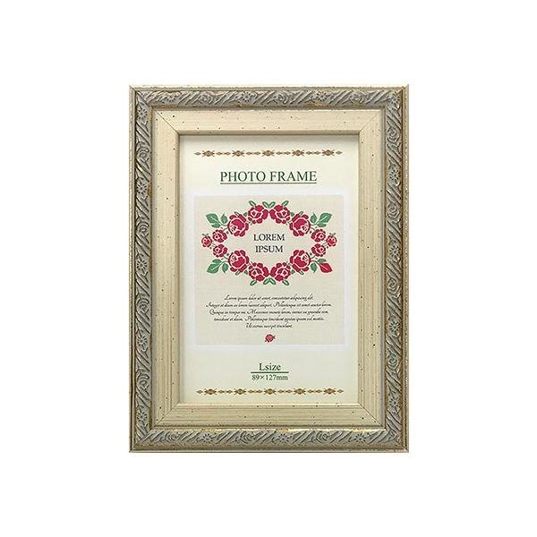 シックで落ち着きのあるフォトフレーム。■外寸：119×157×15mm■内寸：89×127mm■窓寸：77×115mm■重量：165g■パッケージ：かぶせ箱（白）本体：樹脂製　面材：ガラス縦横兼用スタンド付、壁掛用金具付※画面によって、実際...