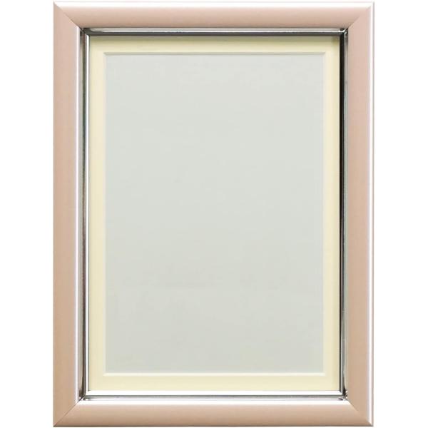 パール調の色合いで高貴な雰囲気を演出します■外寸：142 x 189mm■内寸：121 x 168mm■重量：220g■パッケージ：かぶせ箱（白箱）■対応サイズ：キャビネ判■柄：無地■本体：樹脂製■面材：ガラス縦横兼用スタンド付縦横 兼用・...