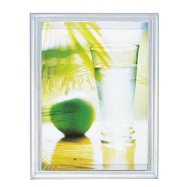 フレームの存在感をなくした透明・細縁の軽量フレーム●プラスチック製（透明）●前面板はポリスチレン樹脂フィルム使用●吊りヒモ、スタンド付●額縁外寸：200×156mm●額縁内寸：180×128mm【フジカラー/富士フィルム/FUJIFILM/...