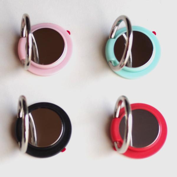 ■360°回転可能・180°可動範囲。■サイズ：約φ3.0cm×0.6cm■重さ：約7g■車載マグネットに対応。■不意にスマホを落としてしまう恐怖から解放されます。硬い表面にもしっかりフィット。スタンドとしても使用できるので動画の視聴など手...