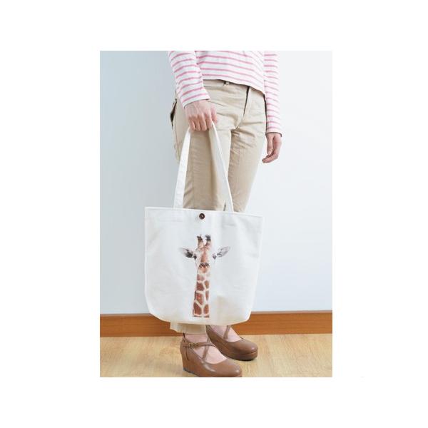 ■動物デザインが可愛いキャンバス地のトートバッグです。■サイズ：ヨコ・約30cm、タテ・約32cm、マチ・約7cm立ち上がり・約26cm、ハンドル幅・約3cm■アニマルデザイン：イヌ・ネコ・キリン・シカ・ヒツジ２種類■素材：コットン■モニタ...