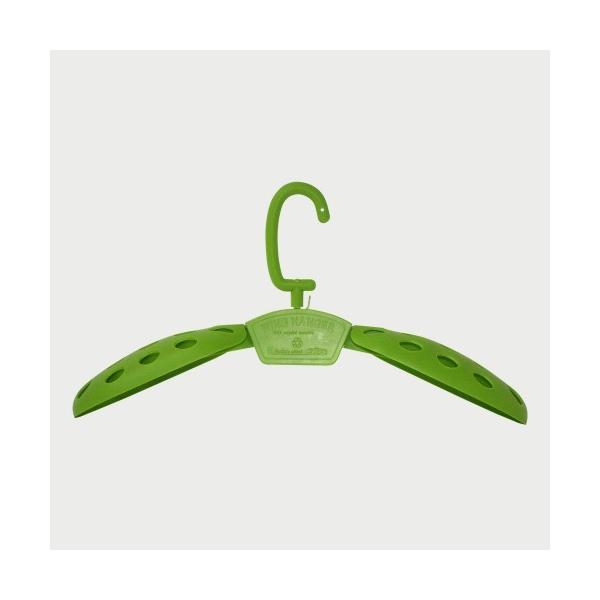 ★今までのウィングハンガーよりも本体や柄が太くなり強度が増して新登場★折りたたみ式のウェットスーツハンガー。 最近主流のノンジップウェットに、たたんだままネック部分に差し込み、持ち上げる様に広げれば簡単にかけることができます。 大きなショル...