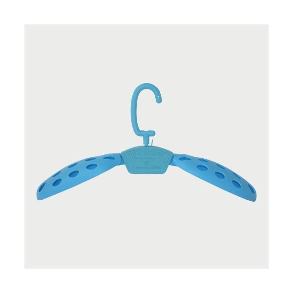 ★今までのウィングハンガーよりも本体や柄が太くなり強度が増して新登場★折りたたみ式のウェットスーツハンガー。 最近主流のノンジップウェットに、たたんだままネック部分に差し込み、持ち上げる様に広げれば簡単にかけることができます。 大きなショル...