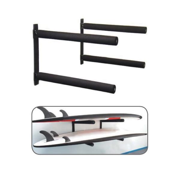 SUPを縦なら4本、横なら2本を支える高級感あるサーフラック、EVAのフォームに全体が覆われており、ボードを優しく安定して保管します。