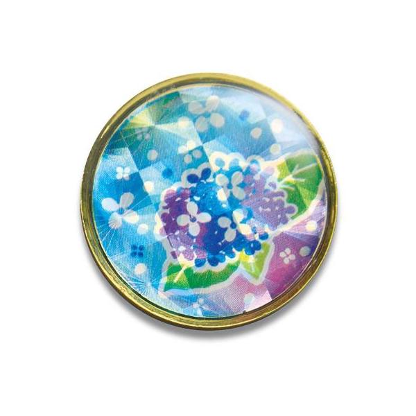 ■カラー：ブルー■直径/約2.2CM、厚さ/約3MM■スチール■マグネット式マーカーホルダーに装着可能キラキラフィルムが輝く！和風の雅マーカー。晴れた日に輝くホログラム加工。季節によって使い分けても◎。