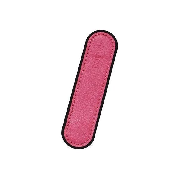 磁石ではさむ場所を選ばない革調のカジュアルデザイン。・素材：合成皮革、磁石・サイズ：約幅２．５×長さ１０×厚さ０．３ｃｍ・重さ：約６ｇ※スチール製のマーカーが装着可能です