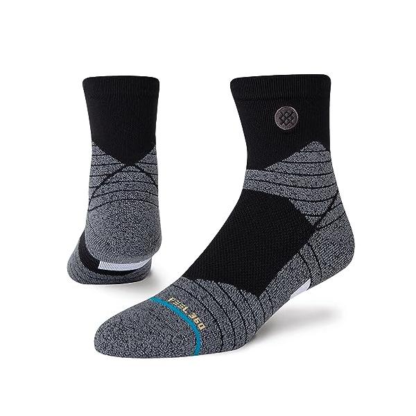 ■カラー：BLACK■サイズ：L■素材:ナイロンブレンド(ナイロン60%・ポリエステル30%・コットン7%・ポリウレタン3%)STANCE バスケット　競技用ソックス。耐久性を持つ永久保証付素材『インフィニット』を磨耗の激しい足裏とつま先部...