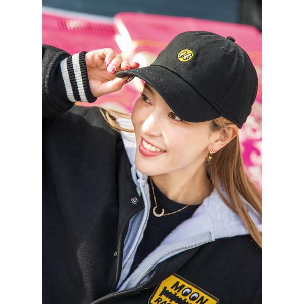 MOON Eyeball Small Embroidery Capムーン アイボール スモール エンブロイダリー キャップMOON アイボール ロゴの刺繍が小さく ワンポイント刺繍で入ったベースボール キャップです。コットンのソフトな素材感...
