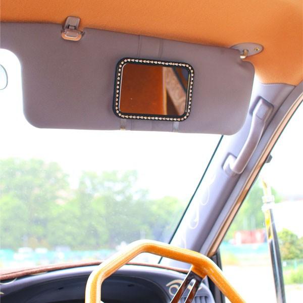 Small Clip-on Visor Mirror Diamondsスモール クリップオン バイザー ミラー ダイヤモンドラインストーンが付いたダイヤモンドバイザーミラーです。取り付けはサンバイザーに挟むだけ。調節可能な金属製クリップは、...