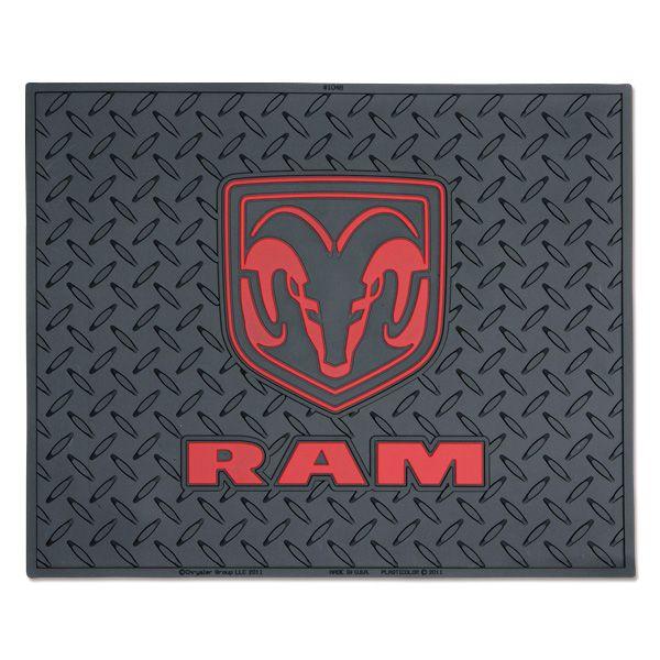 Dodge ダッジ ユーティリティー マットRAM のロゴマークが大きく入ったタイプです。ラバー製。リアシートや玄関に。フロアーマットもあります。