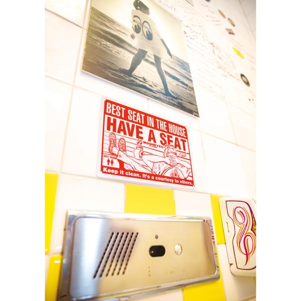 Message Plate Have a Seatメッセージ プレート ハブ ア シート座って、どうぞ。トイレでのマナーをスタイリッシュにアピールできるメッセージ プレートです。Keep it clean. It's a courtesy ...