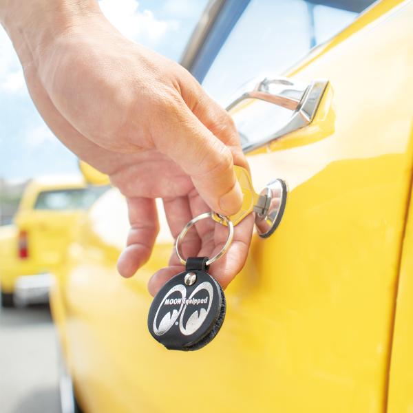 MOON Equipped Round Leather Key Ringムーン イクイップド ラウンド レザー キーリングMOON Equipped アイシェイプ ロゴが入った、レザー キーリングです。ナチュラルは MOON Equippe...