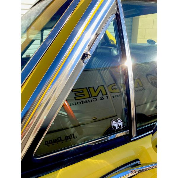 MOON Equipped 1inch Stickerムーン イクイップド 1インチ ステッカー約 2.5cm の小さい MOON Equipped アイシェイプ ステッカーです。右向き、左向きのセットになっていて、愛車のウィンドウはもちろ...