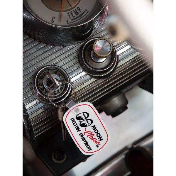 MOON Classic Rubber Key Ringムーン クラシック ラバー キー リングMOON Classic の ラバー キー リング。渋めの落ち着いたデザインは、大切なキーや小物に付けるのにぴったり。ラバー製なので、車やモータ...