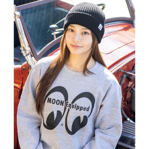 MOON Equipped スウェット シャツ グレーシンプルなMOON Equippedロゴデザインが色々な服装に合います。サイズ： S〜XLM Model 174cm Size LF Model 161cm Size M