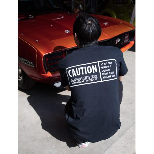 MOON CAUTION T-Shirtムーン コーション TシャツS-XLサイズ 3,740円(3,400円)、XXLサイズ 4,620円(4,200円)人気の MOONEYES コーション ステッカーを Tシャツに Drop。フロントに...