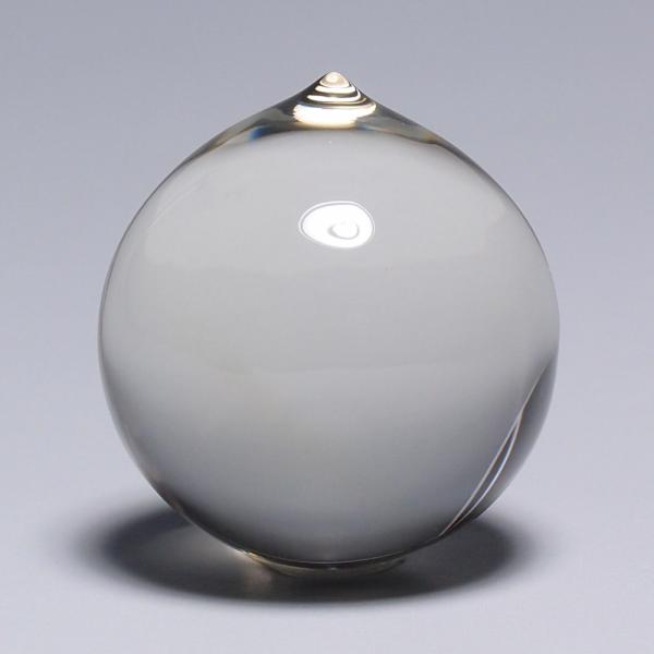 黄水晶如意宝珠直径 約27mm　 高さ 約29mm水晶原石の産地：ブラジル加工地：山梨県------とても淡い黄色の透明水晶です------※この商品は一点ものです。写真の商品をお届けします。● 浄化用の白檀香と共にお届けします。● 天然水...