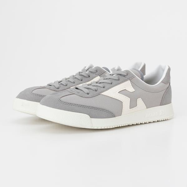 【発売日：2025年03月05日】ムーンスターのロングセラー商品を現代のライフスタイルに向けて国産で再構築した「SKOOLER」シリーズ。「ジャガーシグマ」は80年代に誕生して以来、学生履きや作業履きとして不動のポジションを築いています。そ...