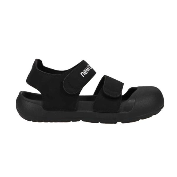 【発売日：2026年03月12日】つま先のある構造で安全性と軽量性に優れたINFANT向けサンダル「809 v1 Sandal」が新登場。つま先をしっかりガードするEVAソールと、2か所で調節可能な面ファスナーがアクティブな子どもの足をサポ...