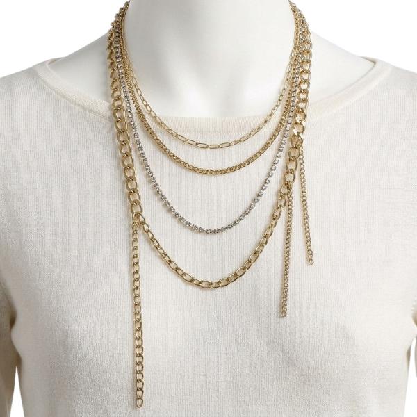 COMME CA DU MODE Multi-Layered Chain COMME CA DU MODE Multi-Layered Chain Necklace定価 9,000円 → 60%OFF胸元に宿る、静謐なる光のレイヤー。日本の...