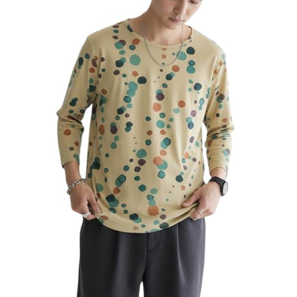 COMME CA COMMUNE Watercolor Dot Cut-sewn定価 5,880円 → 70%OFF色彩の呼吸が、日常をアートに変える。日本の職人技とトラッドの感性が共鳴した、コムサコミューンの七分袖カットソー。手に触れた瞬...