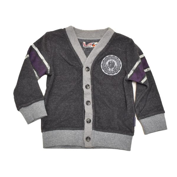 Biquette（ビケット) カーディガン　カレッジテイストのカーディガンはトレンド感バッチリ◎ かすれタッチのプリントで程よいラフ感をプラス♪ この冬ならではのシックなカラーに、柔らかなブークレーフリースで着やすい一着素　材 ： 本体/綿...