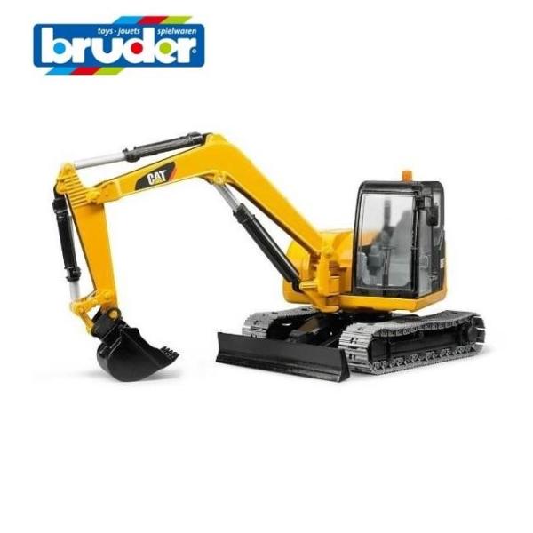 商品名：Bruder CAT ミニショベル 02456サイズ：40.9×16.3×18.0cm対象年齢：３歳〜メーカー：Bruder（ブルーダー）生産国：チェコカタカタという走行音が楽しめる連結式のキャタピラです。　 ドア：開閉可本体：36...