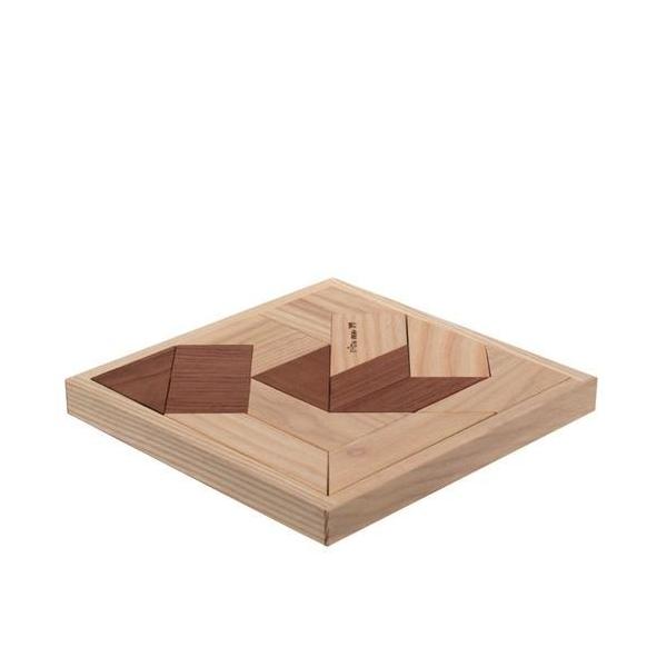 商品名：匹見パズル アボロサイズ：215×223×29mm（パッケージサイズ）問題集：242問この図形の基本になっているのは、すべて同じ大きさの直角二等辺三角形である。2個つないだもの3種を黒い木で、3個つないだものを4種を白い木で、それぞ...