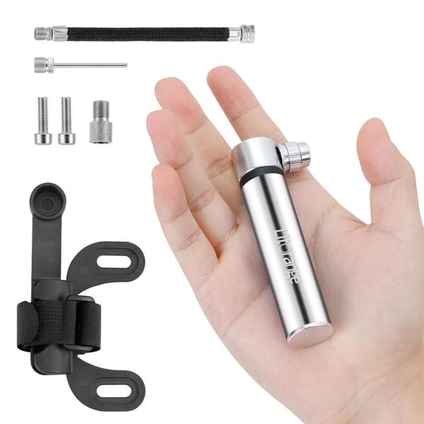 【セット内容】携帯ポンプ本体x1、エアーホースx1、ブラケットx1、ボール用空気針x1。【小型軽量】：約20cmのコンパクトなサイズで、重さも約200gと軽量です。小さな構造は持ち運びに便利で、緊急時にも対応できます。自転車のフレームに取り...