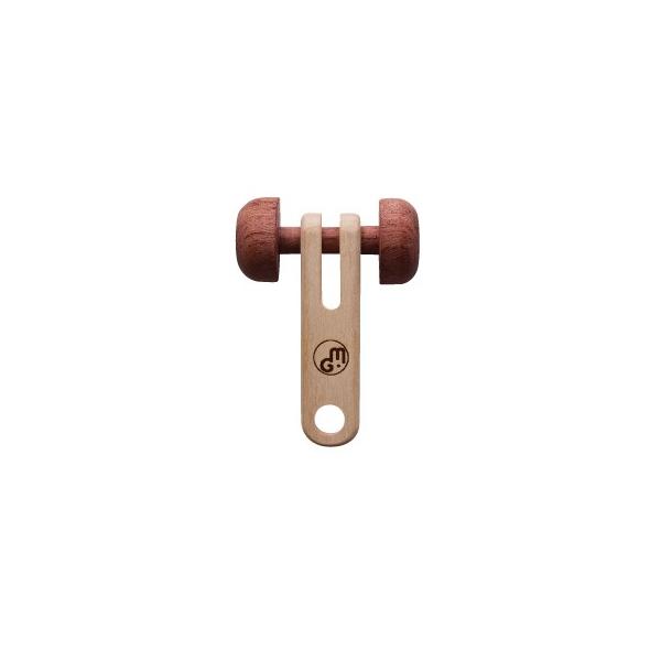 商品名：picchio ピッキオ　Mastro Geppetto対象月齢：３カ月〜 サイズ：8.4 x 6.4 x 3cm材質　：メープル・ブビンガ生産国：日本振ってみたり、タイヤを転がしたり、ひもを通して引っ張ったり、色んな遊び方の出来る...
