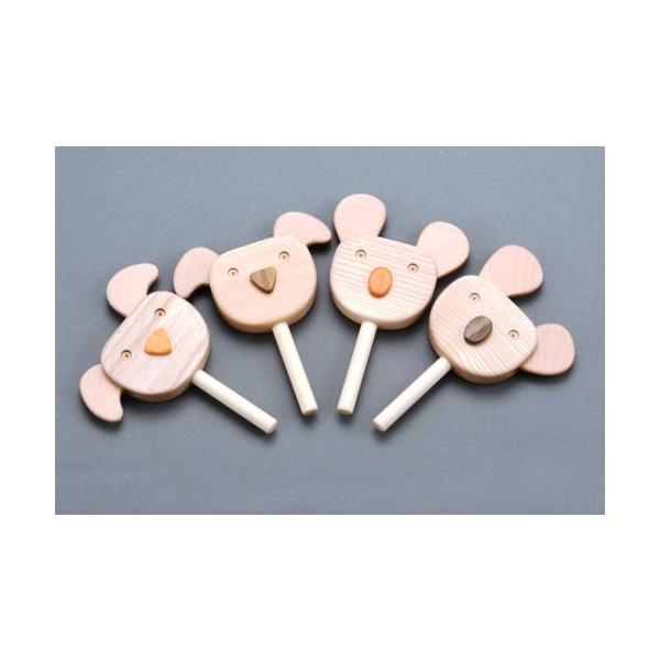 ラトル 赤ちゃん 木のおもちゃ ベビー 出産祝いカタカタと耳が単純な動きをするなかで、コアラの表情が優しく見えてくる素材の色合いをうまく生かしたおもちゃです。出産祝いや赤ちゃんへのプレゼントに最適な商品です。商品名　：コレナーニ（KEM工房...