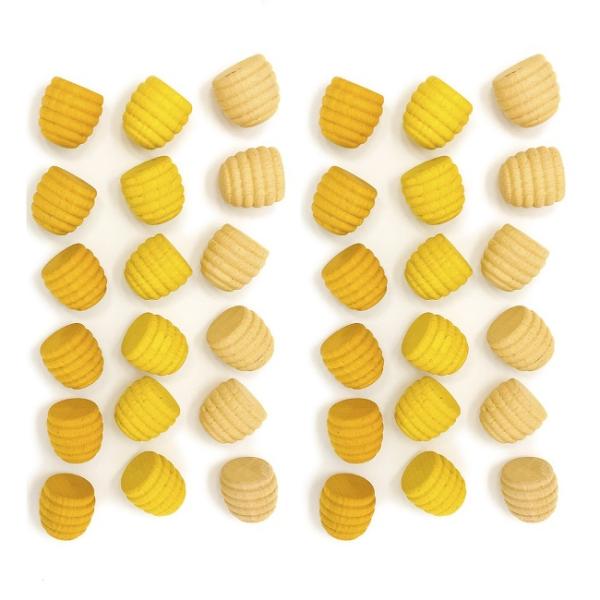 自然素材、自由な発想、自由な遊び グラパット 木のおもちゃ商品名：GRAPAT グラパット まんだら ハニー 18-201対象年齢：3歳〜セット内容：ハニカム形状のピース36個サイズ：H2.5×φ2.5cm個性の強い商品です。自然の素材を大...