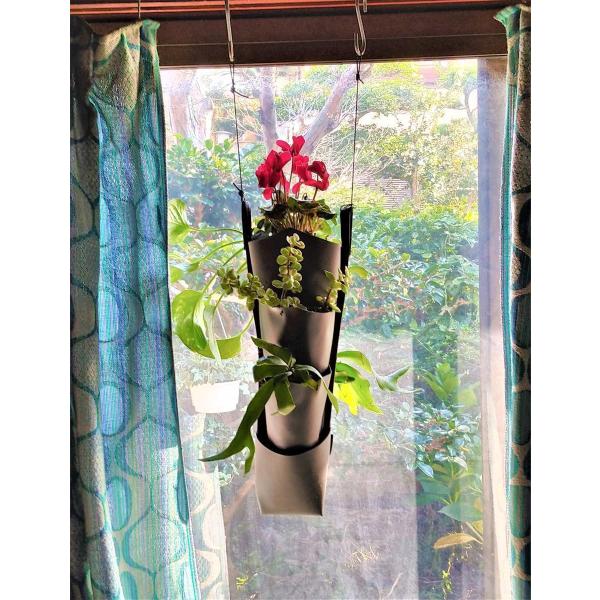 ミニ観葉の植栽に最適サイズの「だんだん畑」（特許商品）の両面植栽タイプ。窓際のカーテンレールや空中にぶら下げて、4段に植物を育てることができるソフトプランター。(代表写真は3段です）狭いスペースでも場所を取らず、植木鉢の転倒の心配も殆ど無し...