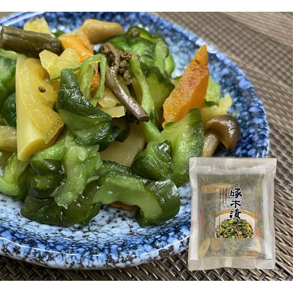 岩手県産の胡瓜とわらび、国産の大根・しめじなど、もろ味醤油で味付けしたお漬物です。「ふるさとの山に向かひて言ふことなし、ふるさとの山はありがたきかな…」と石川啄木の詩のごとく、岩手の自然の恵みを使い、故郷の香りがする、どこか懐かしさを感じさ...