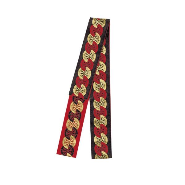 お祭りに欠かせない半纏（半天）法被を多数揃えています。また、祭り用品（腹がけ・帯・草履・鉢巻等）も取り揃え、祭り人を応援しています。