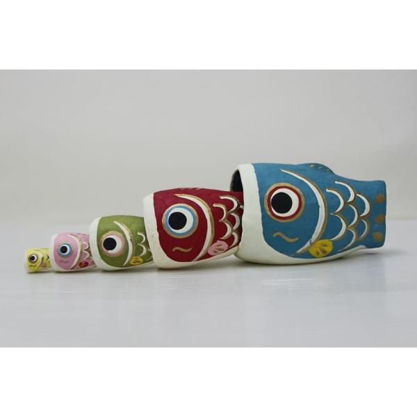 はりこーシカ5ケ入<BR>五月人形親鯉（12.5×8×8cm）に収納できます美濃和紙使用日本製リビングや玄関の季節を感じるちょっとしたお飾りに!!海外のお土産にコンパクトで持ち運びもしやすく喜ばれます。