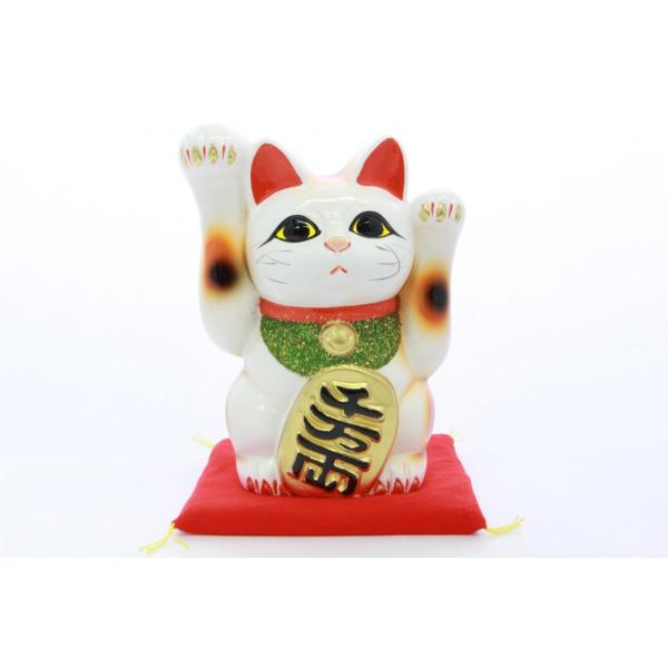 5号両手福招き猫　座布団付（常滑の招き猫）白の招き猫は来福招福材質：焼き物招き猫本体サイズ：高さ15.5ｘ間口12ｘ奥行9.5（約cm）座布団ありサイズ：高さ16.5ｘ間口12.5ｘ奥行12.5（約cm）【文字入れ】招き猫のもつ小判や腕や背...