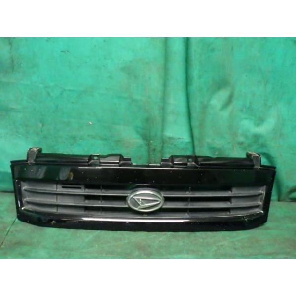 **** 商品説明を必ずご確認ください ****部品管理番号：231007000310400部品名：ラジエータグリル部品区分：リサイクル品管理品番：236568車名：ハイゼット車両タイプ名：オープンデッキ通称型式：S210WZMRK認定型式...