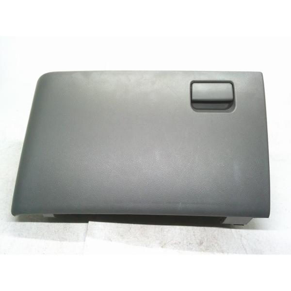 **** 商品説明を必ずご確認ください ****部品管理番号：251107000470210部品名：グローブBOX部品区分：リサイクル品管理品番：247081車名：ヴォクシー車両タイプ名：5DBOXワゴン通称型式：ZRR70WBRXSPA認...