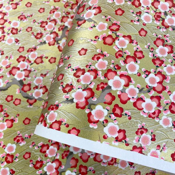 友禅染の着物のような華やかな柄の和紙です。折り紙、和紙人形、小物作り等々のクラフトにお使い頂けます。サイズ： 630mm x 930mm (柄により若干誤差があります。)産地： 京都備考： 機械漉和紙