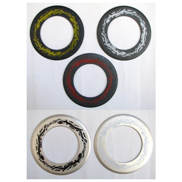 インド古代武具・チャクラム（チャクラ）【寸法】直径：10.5cm【重量】1個206g＊演武用のため、刃入れはしておりません。チャクラム（チャクラ）は古代インドで用いられた投擲武器の一種。戦輪や、円月輪とも呼ばれる。真ん中に穴のあいた金属製の...