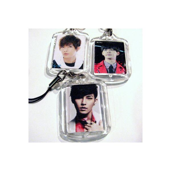 3個でセットになっております。表裏ともプロマイド写真が入ったストラップです。材質/強化アクリル※複数画像あるため、種類はご選択できません。