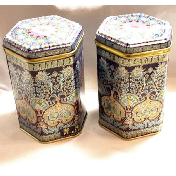 中国 ブリキ製 ミニ茶缶  75g用 吉祥花柄茶葉を良い品質のまま保存するための容器（茶筒）茶缶（ちゃかん）は中国茶を良い状態で保つために必要な専用の容器です。中国茶葉は空気に晒したままでいるとどんどん劣化します。良い茶葉はきちんと茶缶に入...