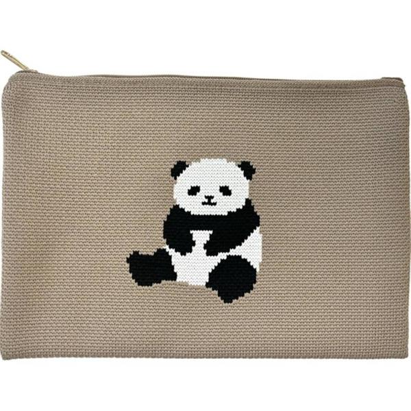 優しい風合とかわいいデザインが魅力のアニマルニットポーチ。かさばらず、バッグインバッグや小物整理にぴったりのサイズ感。コスメやハンドクリームなどの収納にも便利です。ニットバッグシリーズで揃えて持つのもおすすめです。■サイズ：H15.5×W2...