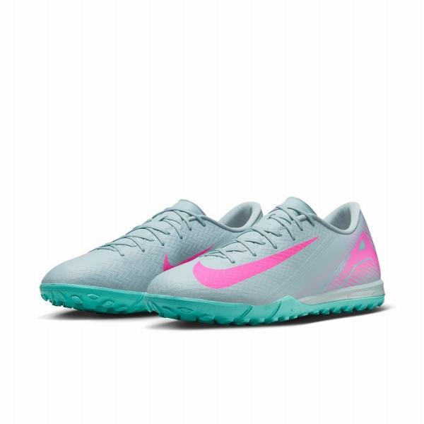 スピードアップしたい人に最適。 このアカデミー シューズには、改良されたAir Zoomユニットをヒールに搭載。 前に押し出す感覚をもたらすデザインで、バックライン突破をサポートします。 Nike史上最も反発力に優れたマーキュリアルが誕生。...