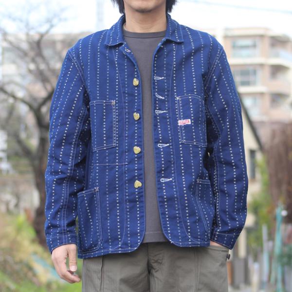 TCBジーンズよりヴィンテージカーハートのチョアコートよりアレンジした1着。MASTER CLOTHネームとハートボタンが採用されており、1920年代の雰囲気に仕上がっています。全体インディゴ染め地にハートストライプとCats Pawのミッ...