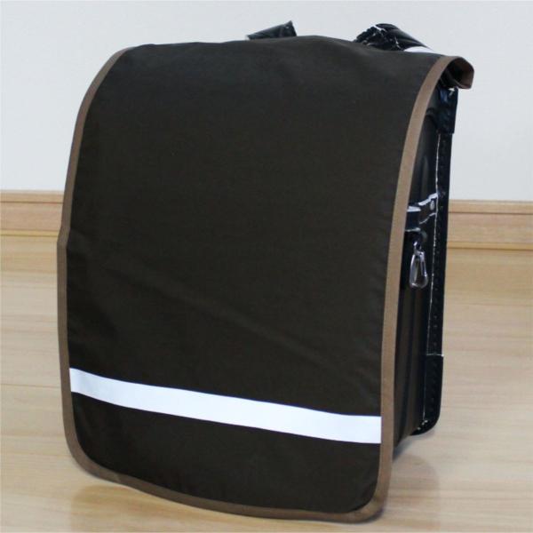 サイズ：縦 約48ｍ×横 内寸で約27ｃｍ（ランドセルのカブセが実際に入る幅です。）ランドセルの着せ替えでその日の気分に併せて、簡単に変えることが出来ます。素材：ナイロン生地　防水性・防風性・透湿性に優れ、ランドセルの革を傷めません。※ほと...