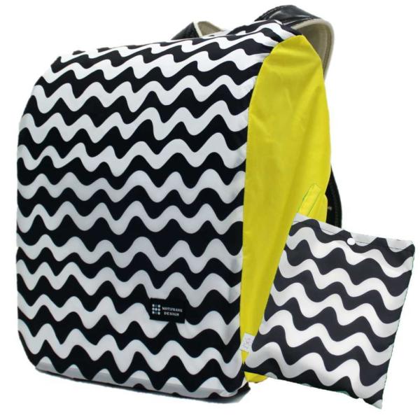 サイズ：フリー　A4ファイル対応の大きめランドセルもOK素材：撥水ナイロン生地　（撥水生地ですが、完全防水ではございません）ゴムがくるりと入っていて、ランドセルにすっぽりかぶせるだけなので、低学年でも着脱しやすいです。横からの雨や雪の侵入も...