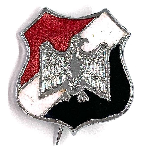 イーグルのイラストを落とし込んだピンバッジです。サイズ(横×縦)：22.3mm×24.2mmゆうパケット対応商品につき送料180円にて発送可能です。ゆうパケットで発送する場合はポスト投函でのお届けになる為、到着日時指定を承ることが出来ません...